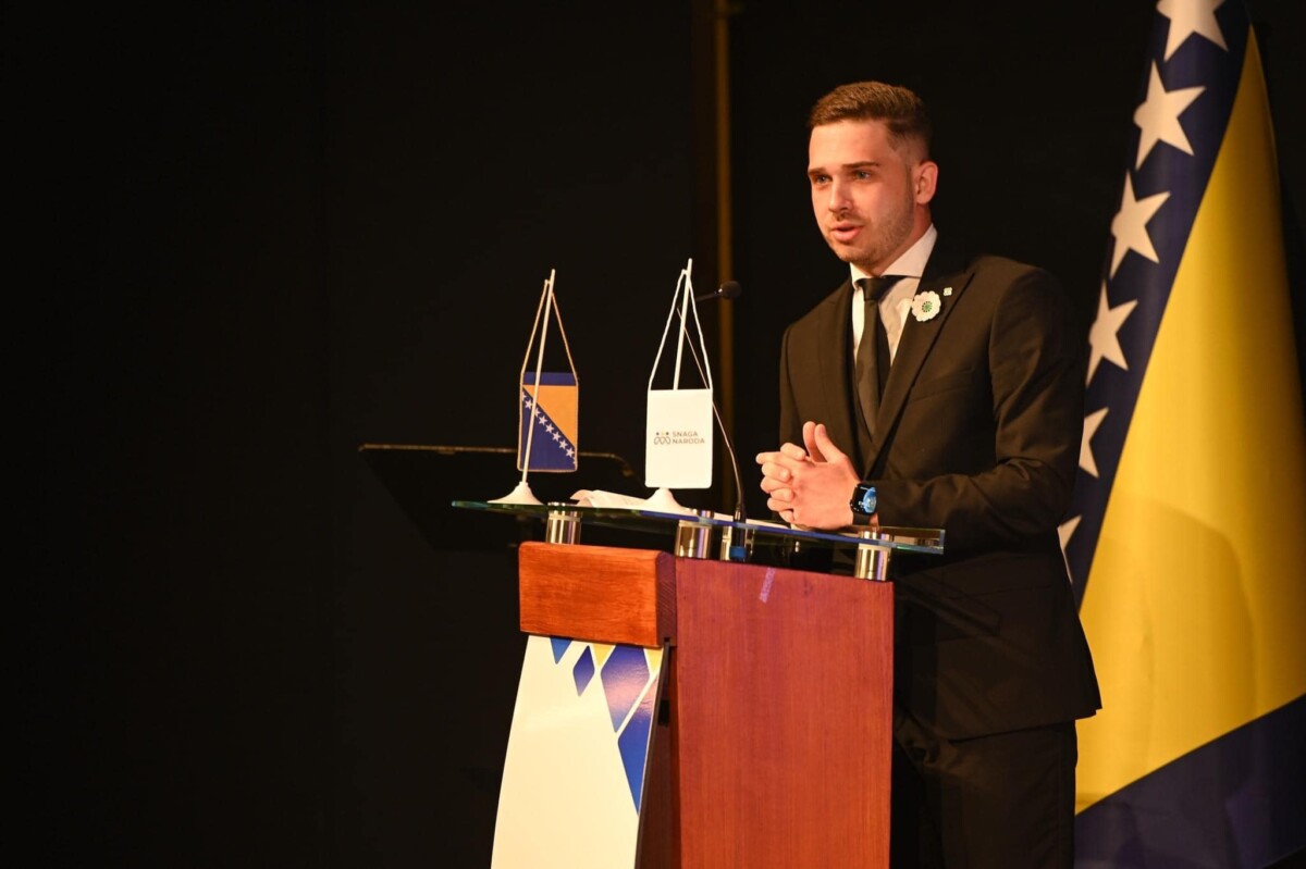 Arnel Isak se obrušio na SDA zbog prozivki za helikopter: "Vi ste ...