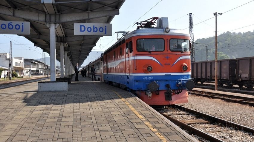 Voz udario muškarca kod Doboja - Sarajevska sehara